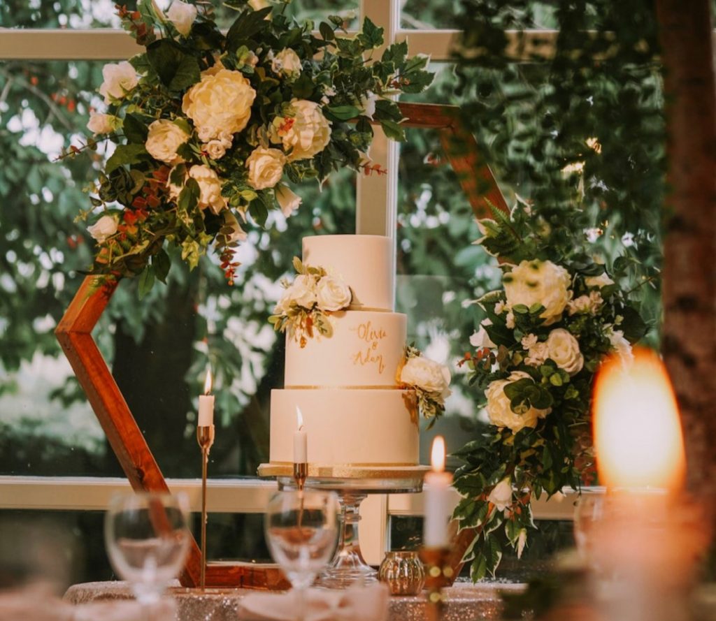 Mini Hexagon Moongate 90cm with Silk Flowers - Inspired Hire